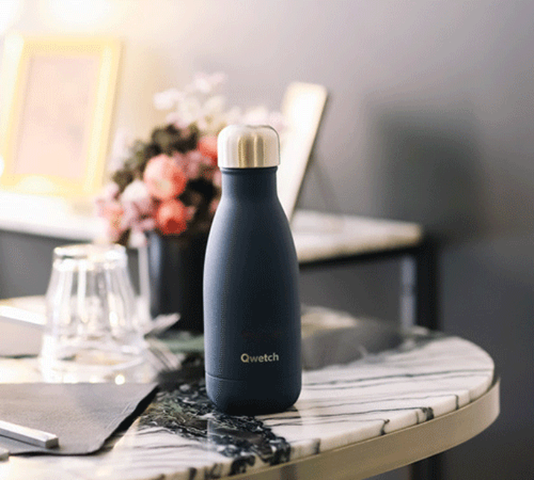 QWETCH insulated drinking bottle in black - 260ml
