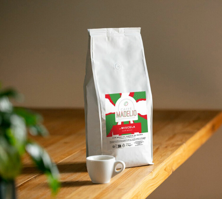 Caffè Madelio 1kg café moulu intense, épicé et boisé