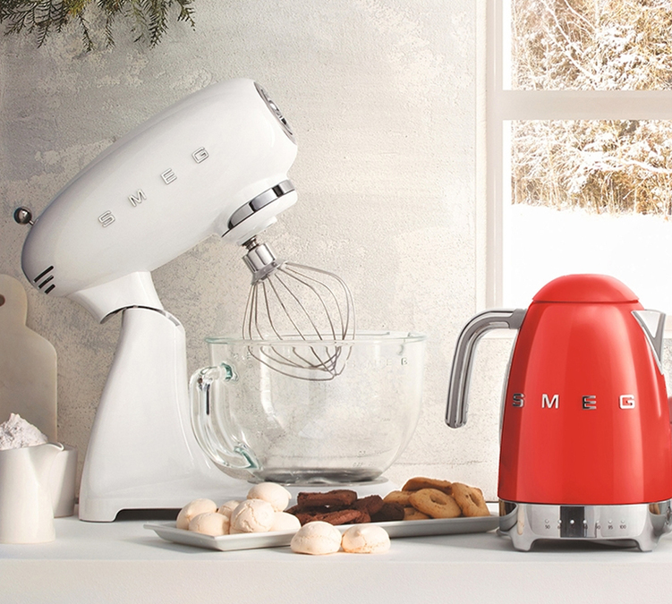 SMEG Robot de cuisine de luxe couleur blanche SMF13WHEU bol verre
